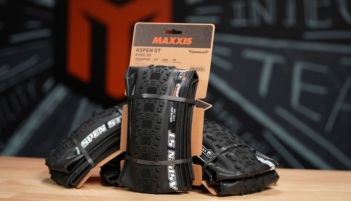 Maxxis Team Spec y Aspen ST. Los neumáticos del Scott SRA...