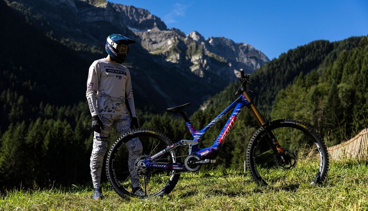 Scott DH Factory estrena bicis y equipaciones para el Mun...